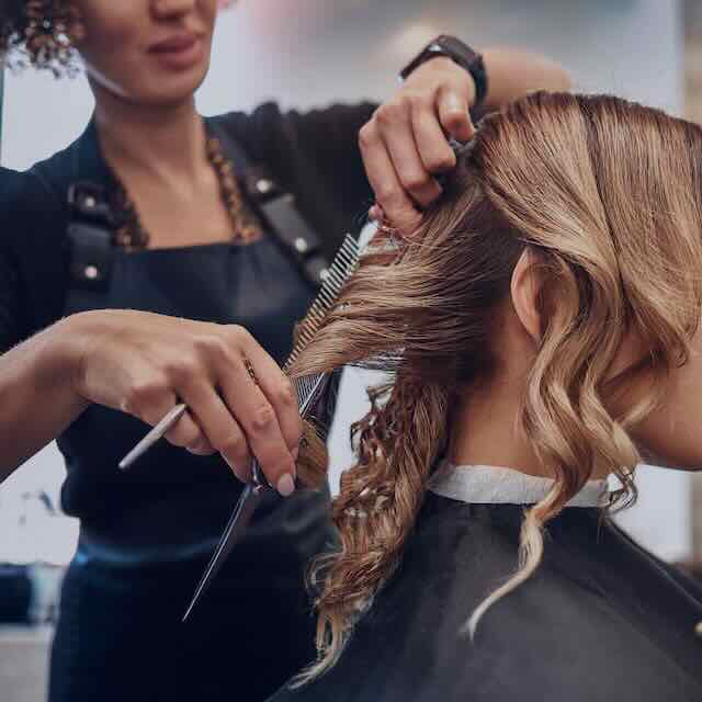 Corte a seco: dicas antes de ir ao salão